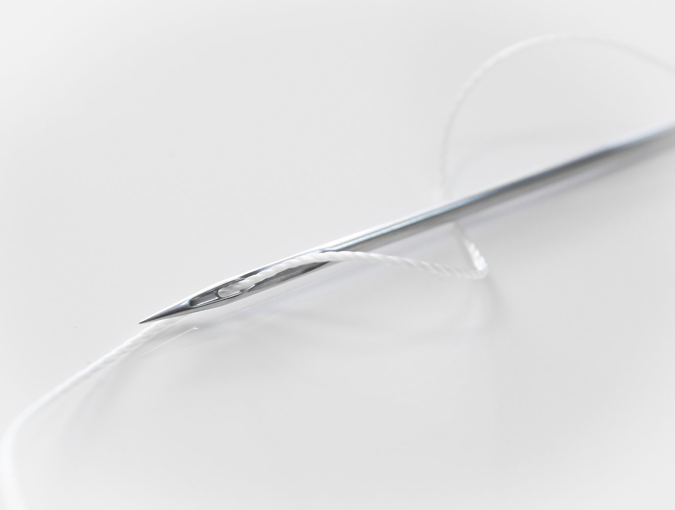 Industrial Sewing Thread Needle Sizes - Which Is Best For Your Sewing ...